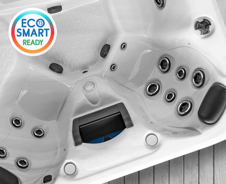 Discover a stunning range of hot tubs | Earth Spas