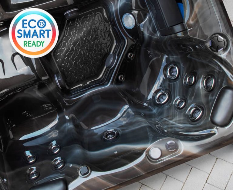 Discover a stunning range of hot tubs | Earth Spas